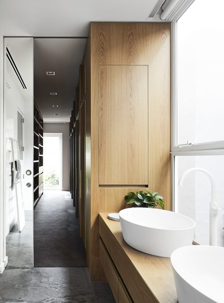 Beatrix Rowe designs a light-filled interior for this Melbourne home ...