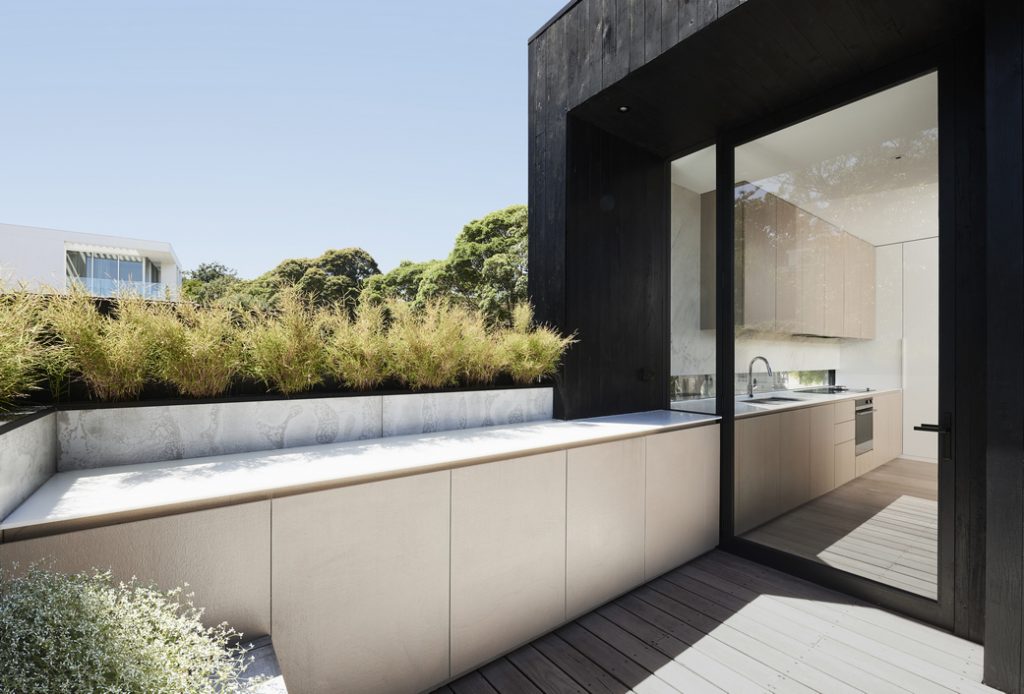 Inspired by a triangular site: studioplusthree's Platform House ...