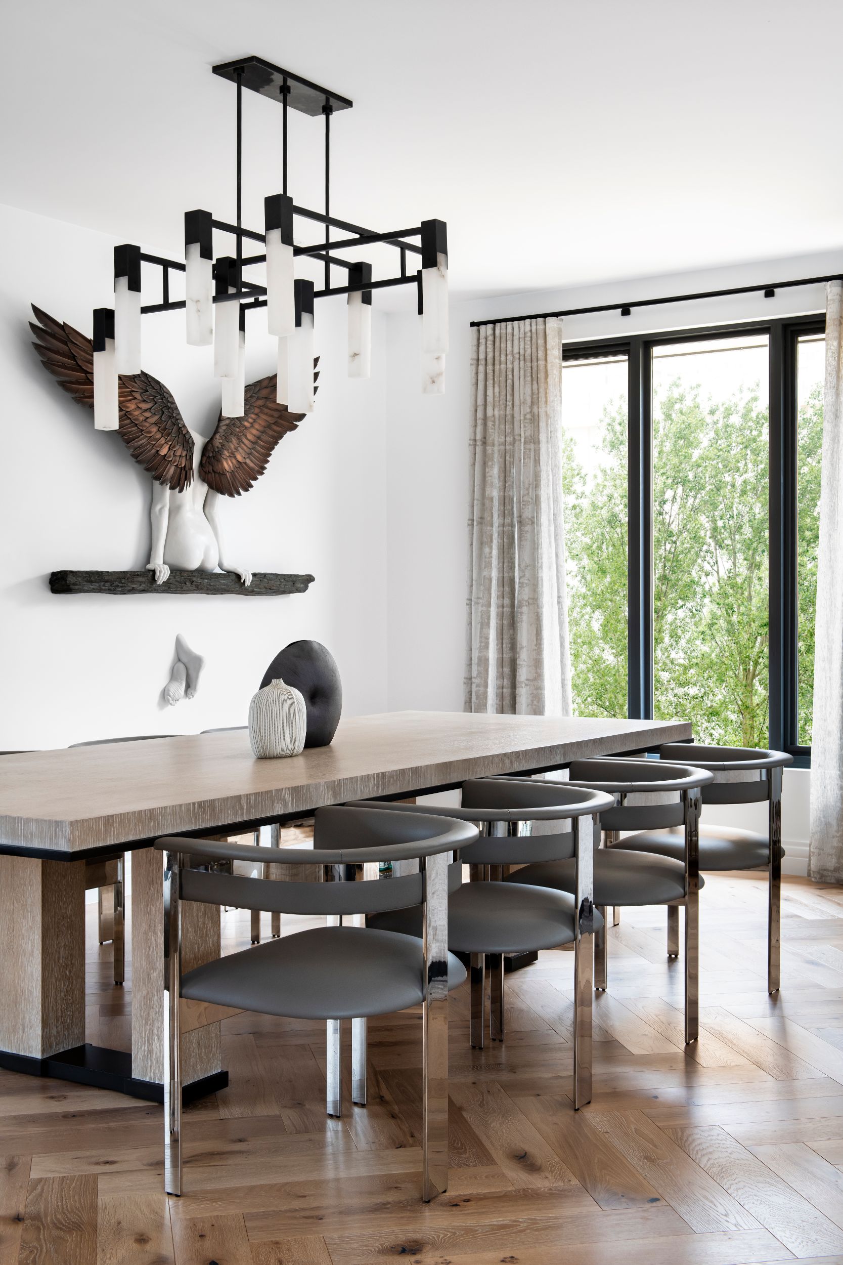 Alexander Pollock Interiors design art-filled Melbourne family home ...