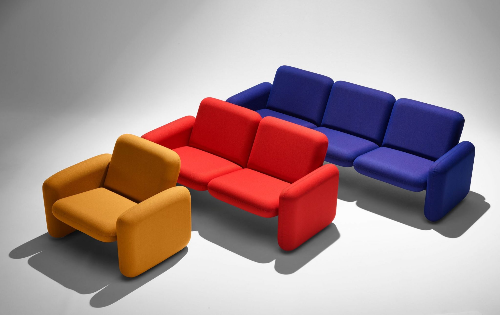 Herman Miller reissues Ray Wilkes’ iconic Chiclet sofa for a new ...