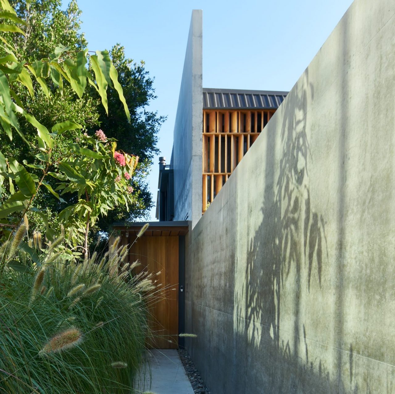 Wilson Architects pays homage to “iconic Queenslander form” in Brisbane ...