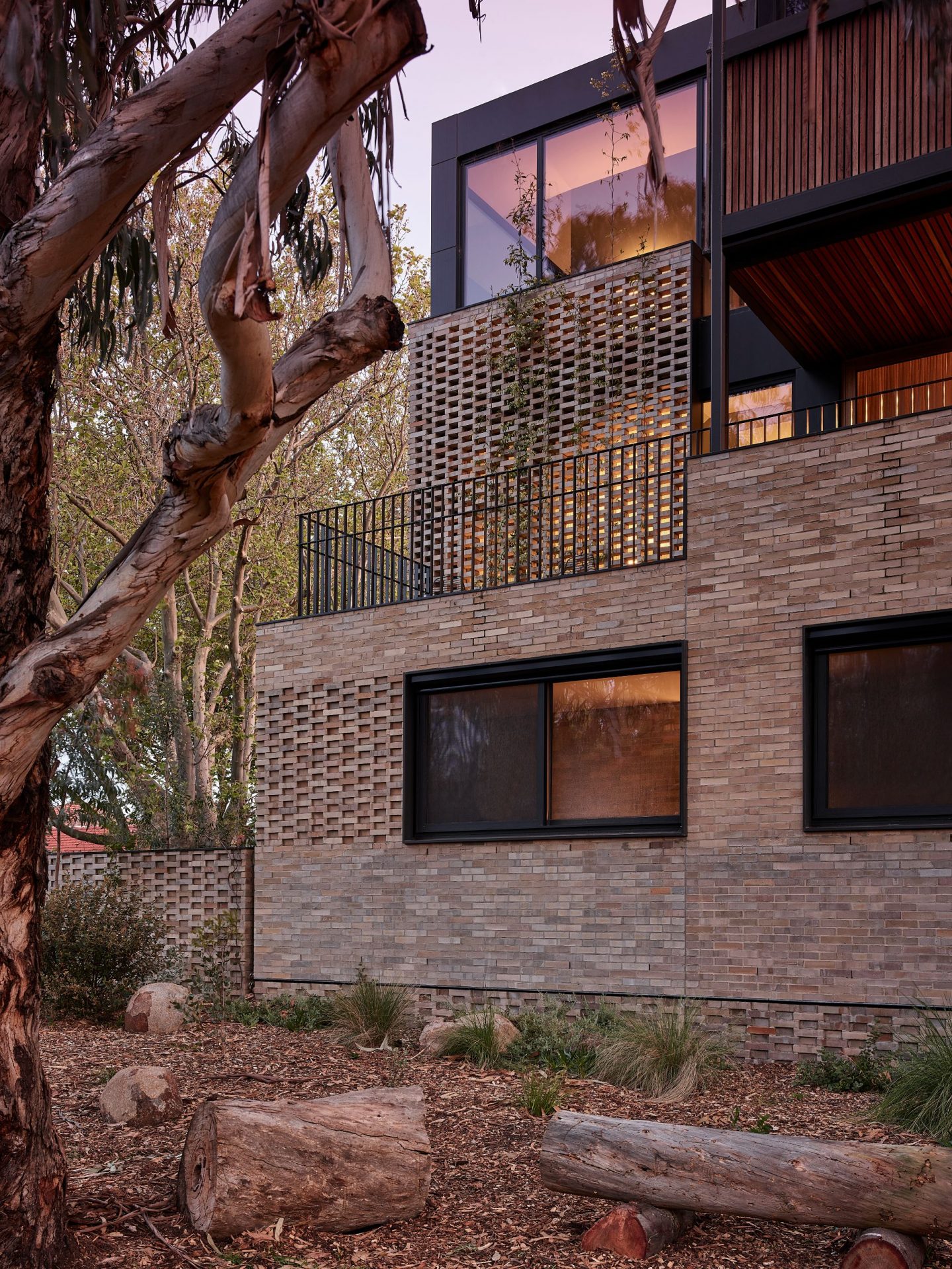Fieldwork Architects captures the 'heritage of place' in Elwood Home ...