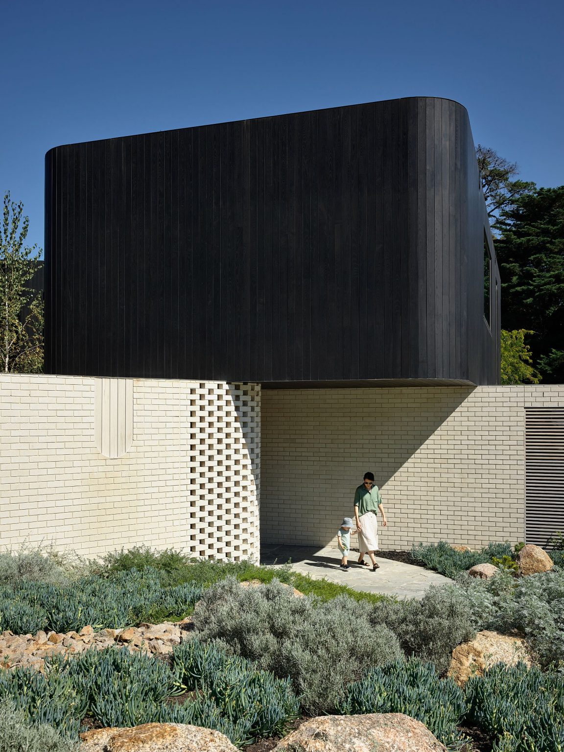 Expansive and communal – Brimar house by MODO - Australian Design Review
