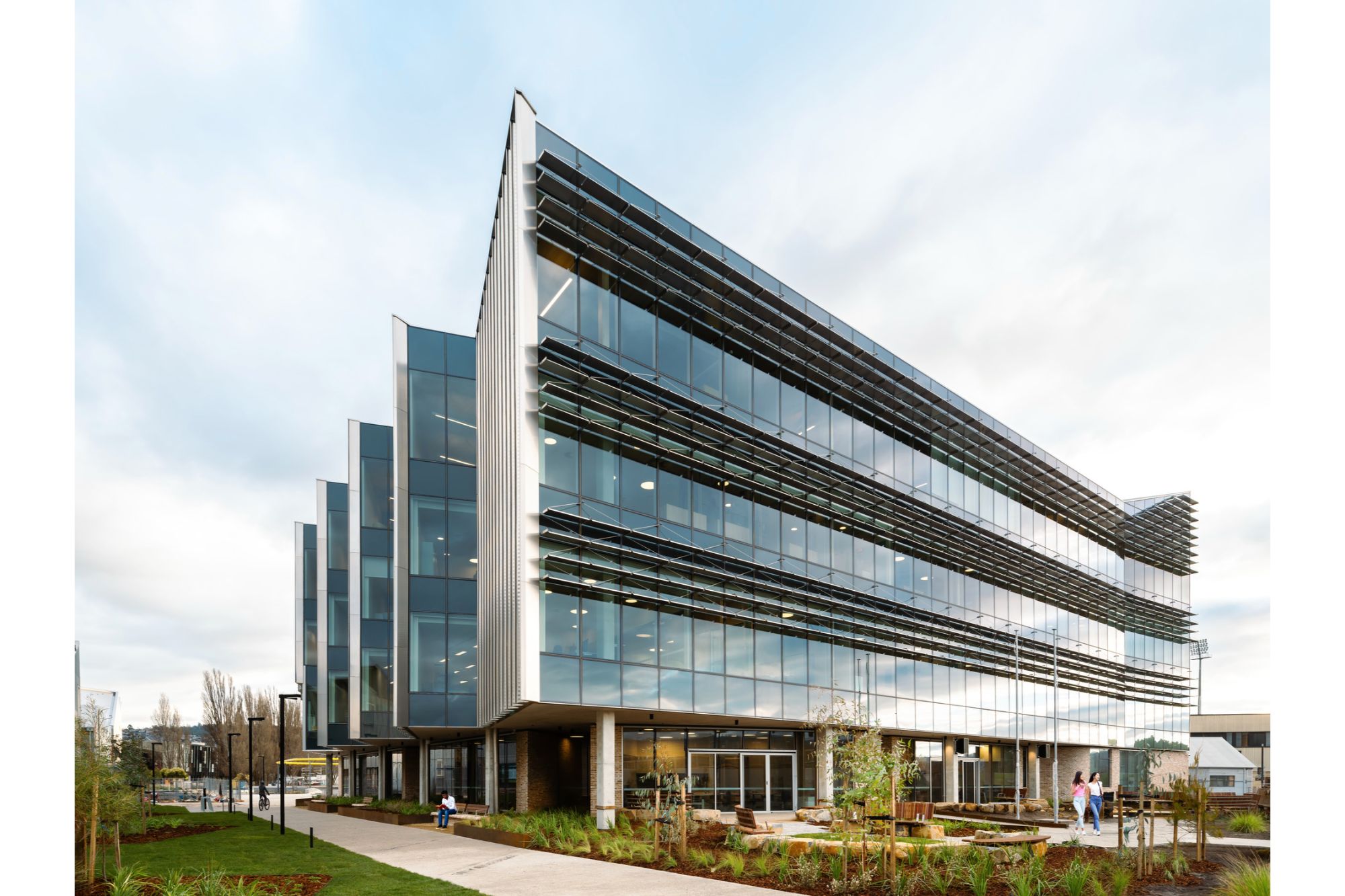 Wardle-designed River’s Edge building at University of Tasmania ...