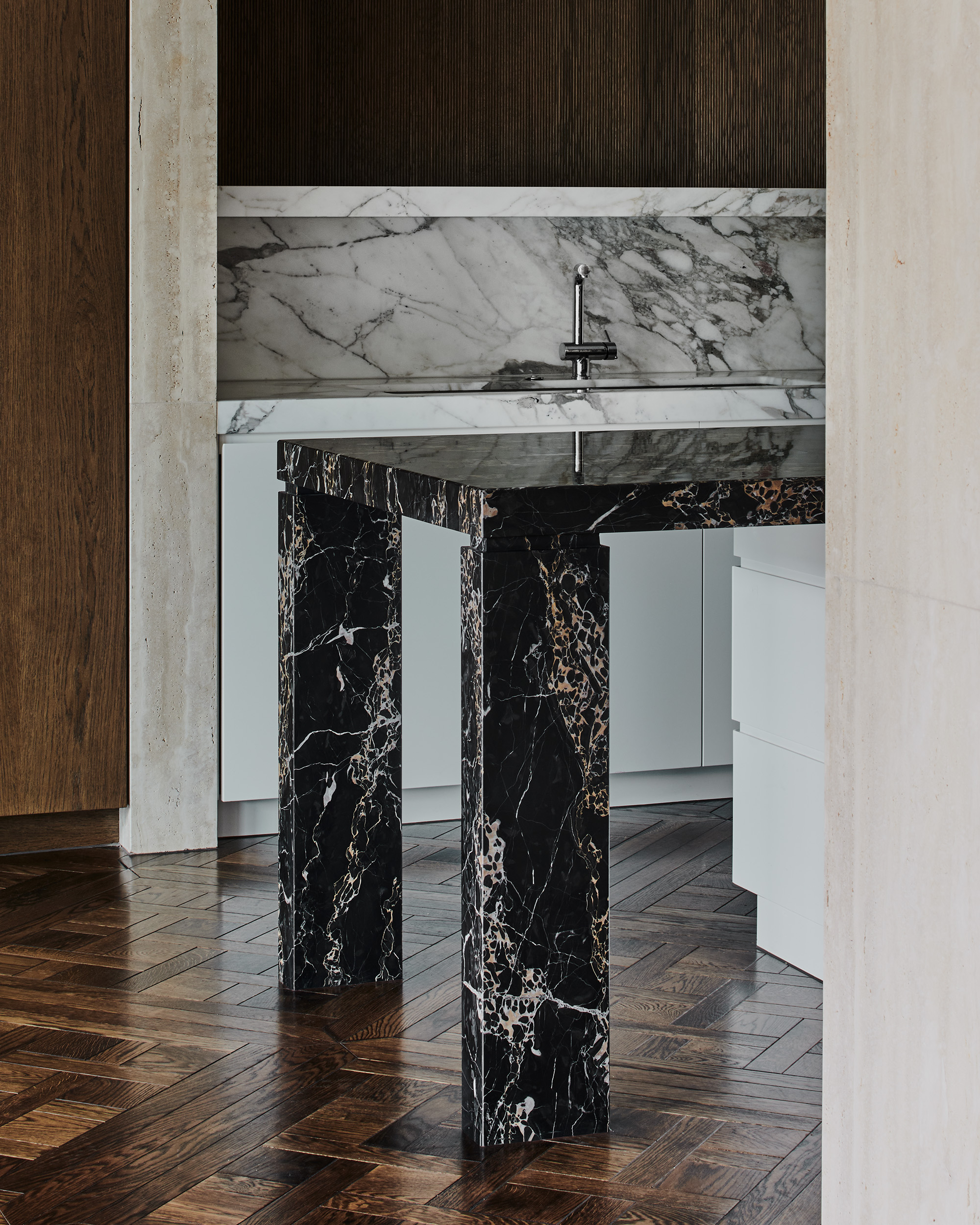 The show-stopping, show-pony luxury and glamour of a David Hicks ...