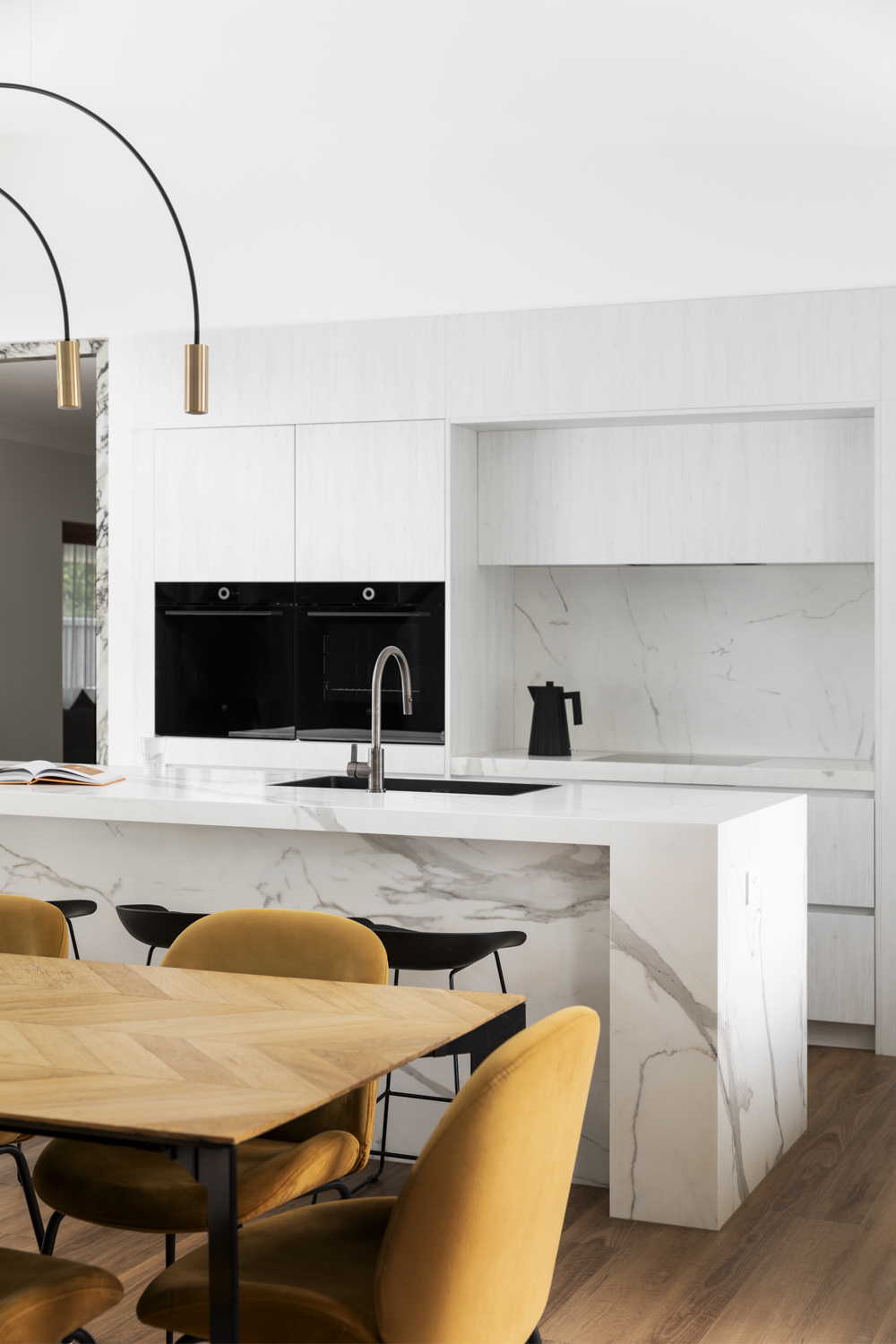 Neolith serves Real Dads a chic and sustainable kitchen on the ...