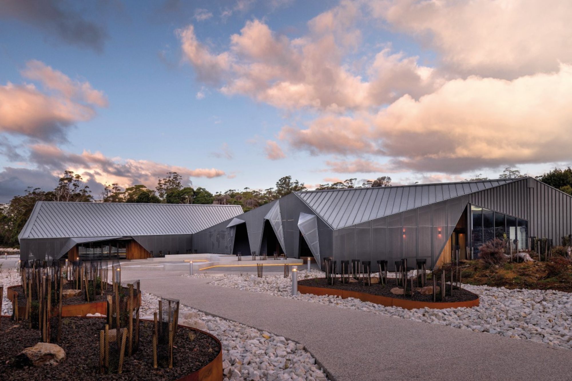 Cumulus Studio's Cradle Mountain Visitor Centre integrates COLORBOND ...